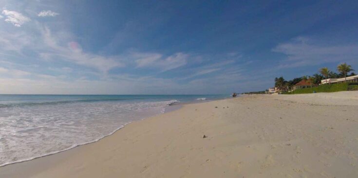 The 6 Best Public Beaches in Playa del Carmen - Family Can Travel
