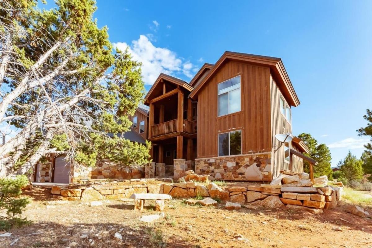 Top 8 Family Hotels in Zion National Park - Family Can Travel